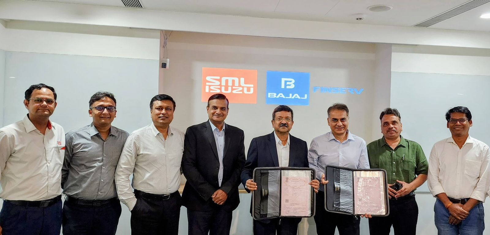 SML Isuzu signs MoU with Bajaj Finance for CV Finance